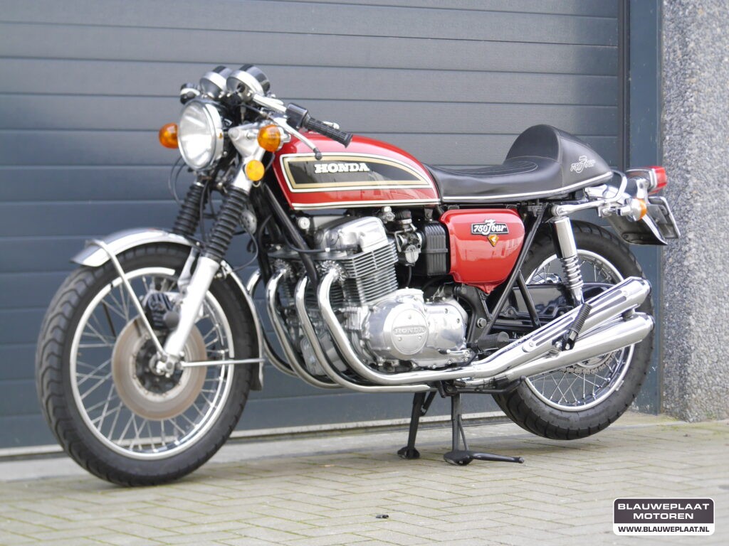 Honda CB750K6 - 1976 - Candy Antares Red • Blauweplaat Motoren